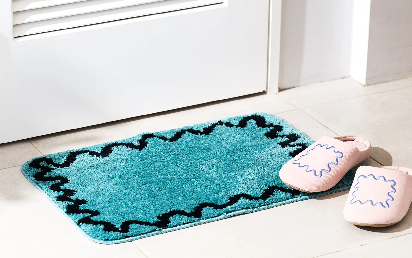 DAYS WITH FLOWERS | LAKOLE